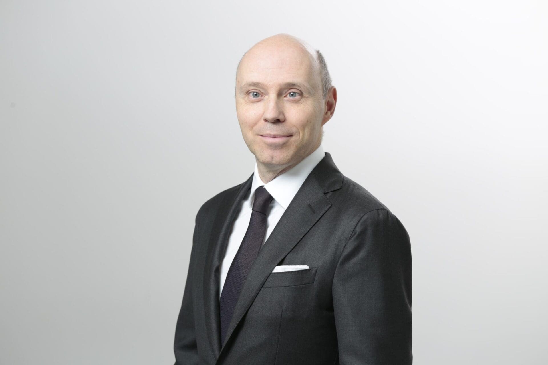 Daniel Hofer | Billboard Insider™