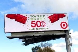 Outdoor Drives Xmas Shoppers to Retail | Billboard Insider™