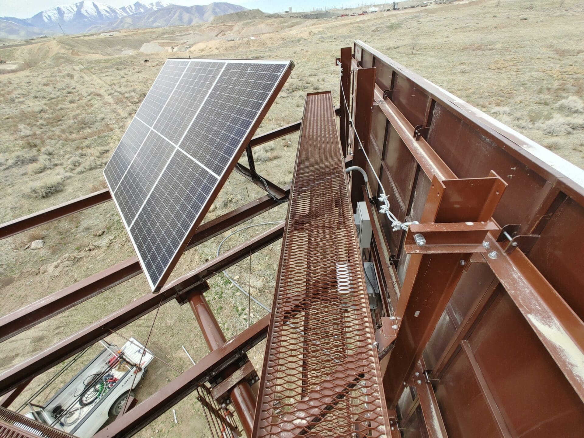 Reagan Outdoor open V array | Billboard Insider™