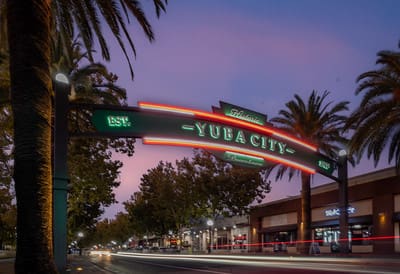 YESCO Installs New Gateway Arch in Yuba City, CA | Billboard Insider™